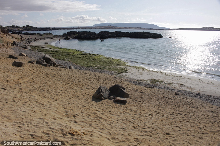 Playa Loreto, 4kms al sur de Caldera, la costa del desierto. Foto de ...