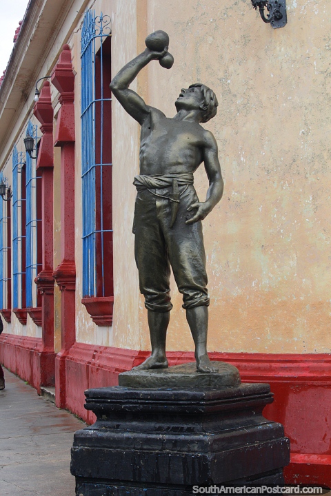 Statue outside government buildings in Capacho. Photo from Venezuela ...